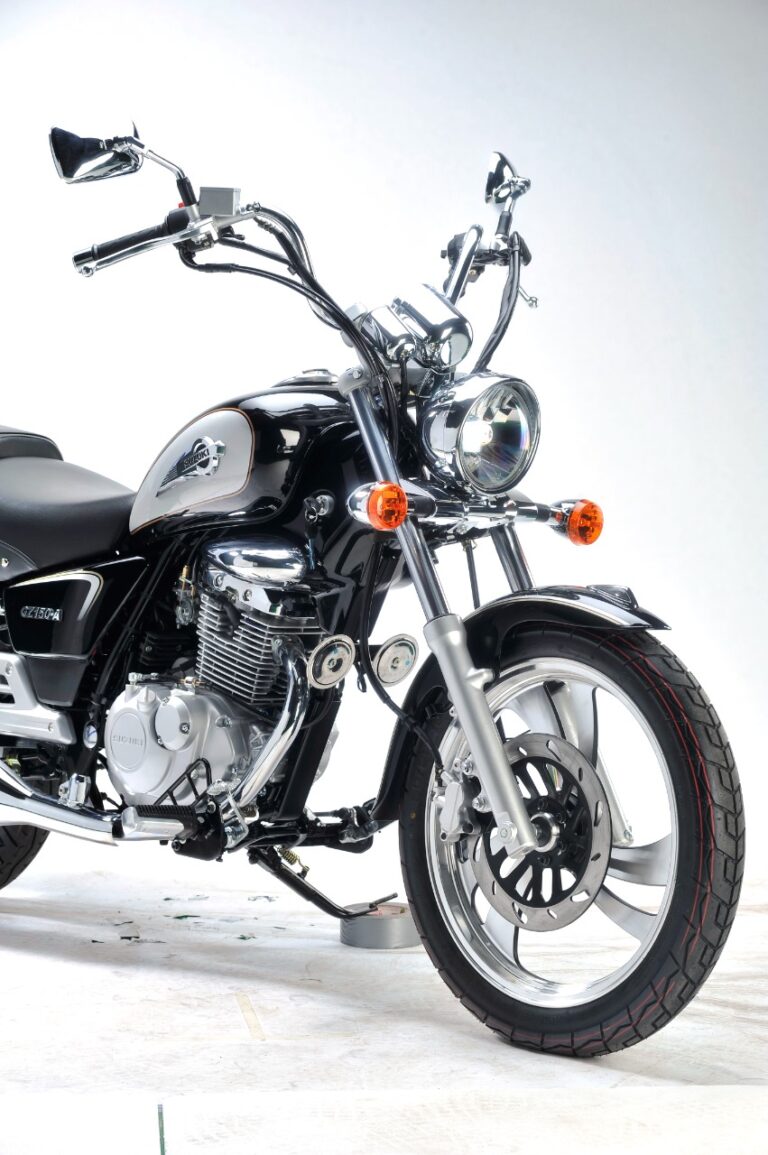 SUZUKI GZ 150 - Domein Tienda de Motos Digital